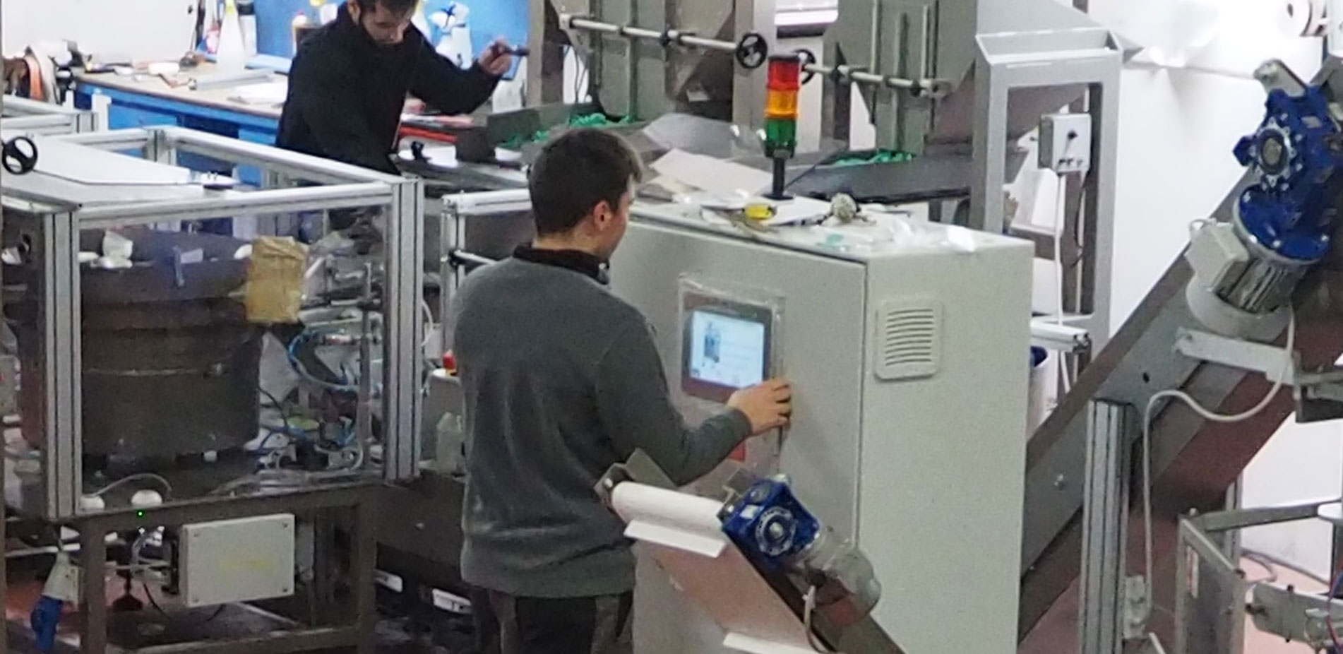 √ VPack Packaging Solutions for Technical Items